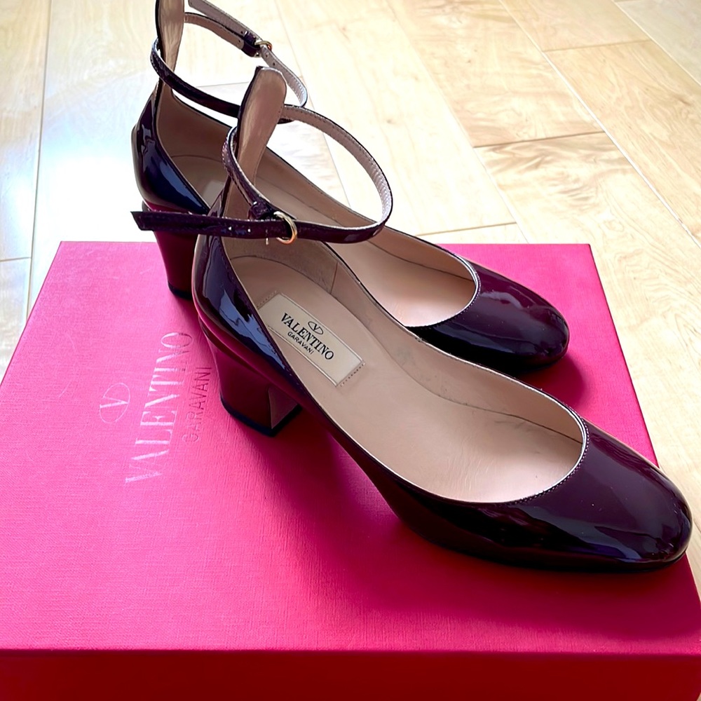 Valentino Tango Pump - Gem